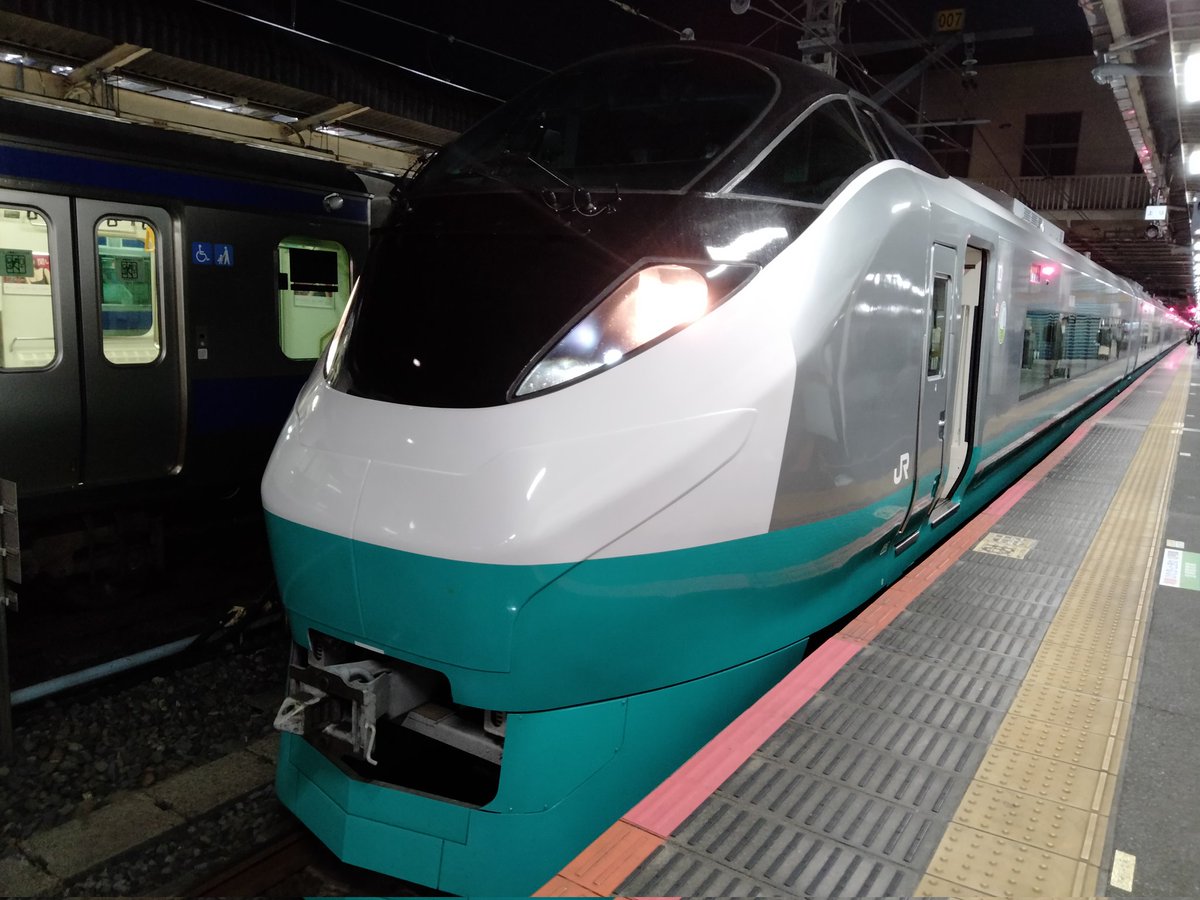 中央線・青梅線 鉄道開業150周年 on Twitter: "まさかの上野でもたまたま止まってたE653系リバイバルカラーのE657系"