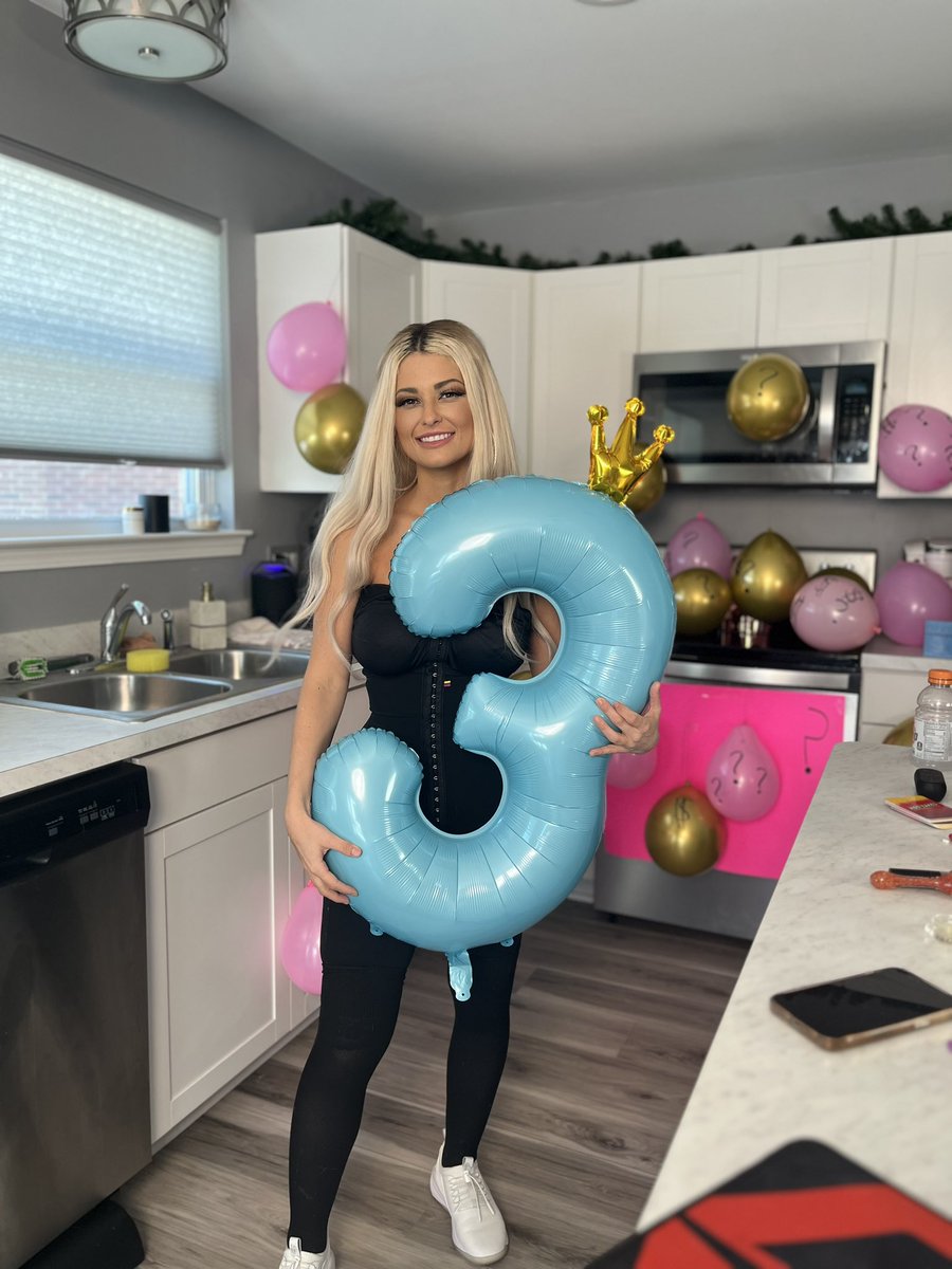 Celebrating my 3 year @Twitch partner anniversary come say hi and pop ...