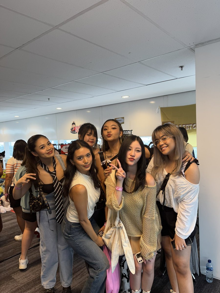 shanaynay on Twitter: "RT @m4retha: slow move bazaar!!