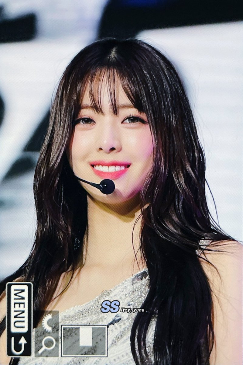 YUNA THAILAND on Twitter: "RT @shinsarang_yn: 230204 Jakarta 🇮🇩 다리 한ㄴ나도 안아파효오 🥺🫶🏻 #유나 #YUNA #있지 ...