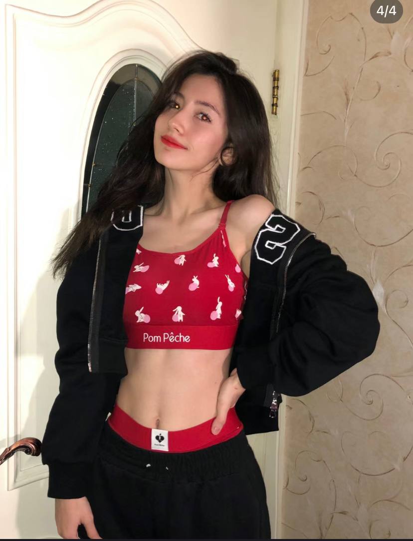 Wuyu On Twitter 后来榜一大哥玩腻了,就经常找一群人一起来操她臭逼,操松了就继续插她臭屁眼,经常被操的双腿颤抖、精液外冒,等用精液把她烂逼和屁眼塞满后,就用创口贴把它们封起来