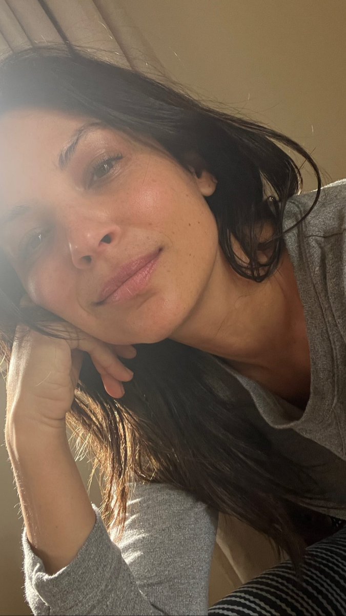 Floriana Lima Source on Twitter: "Flo & Belly selfies. [📸 IG: @florianalima]"