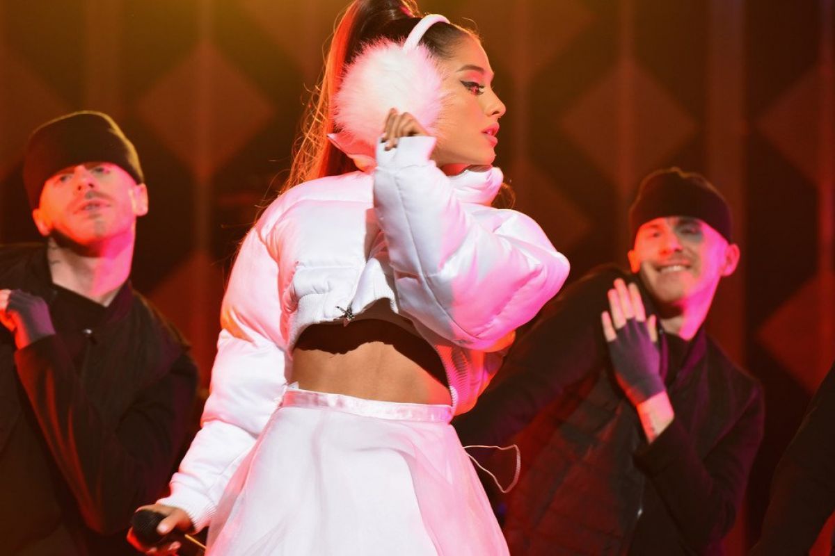 needy for AG7 on Twitter: "RT @icespices: i need ariana to join the fur girly cult and serve ...