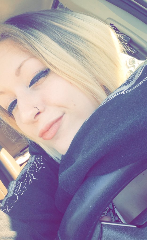 Ms. February - OnlyFans in Bio 💙🤍💦 on Twitter: ""Set Phasers on Stun"!👅"