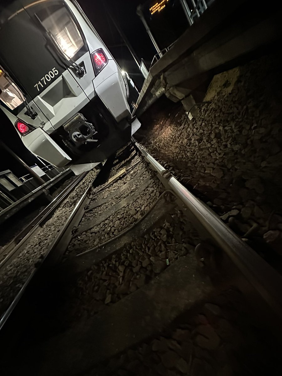 King Midas on Twitter: "RT @mfrancis__: Keep staff on our trains & stations. Last night I came ...