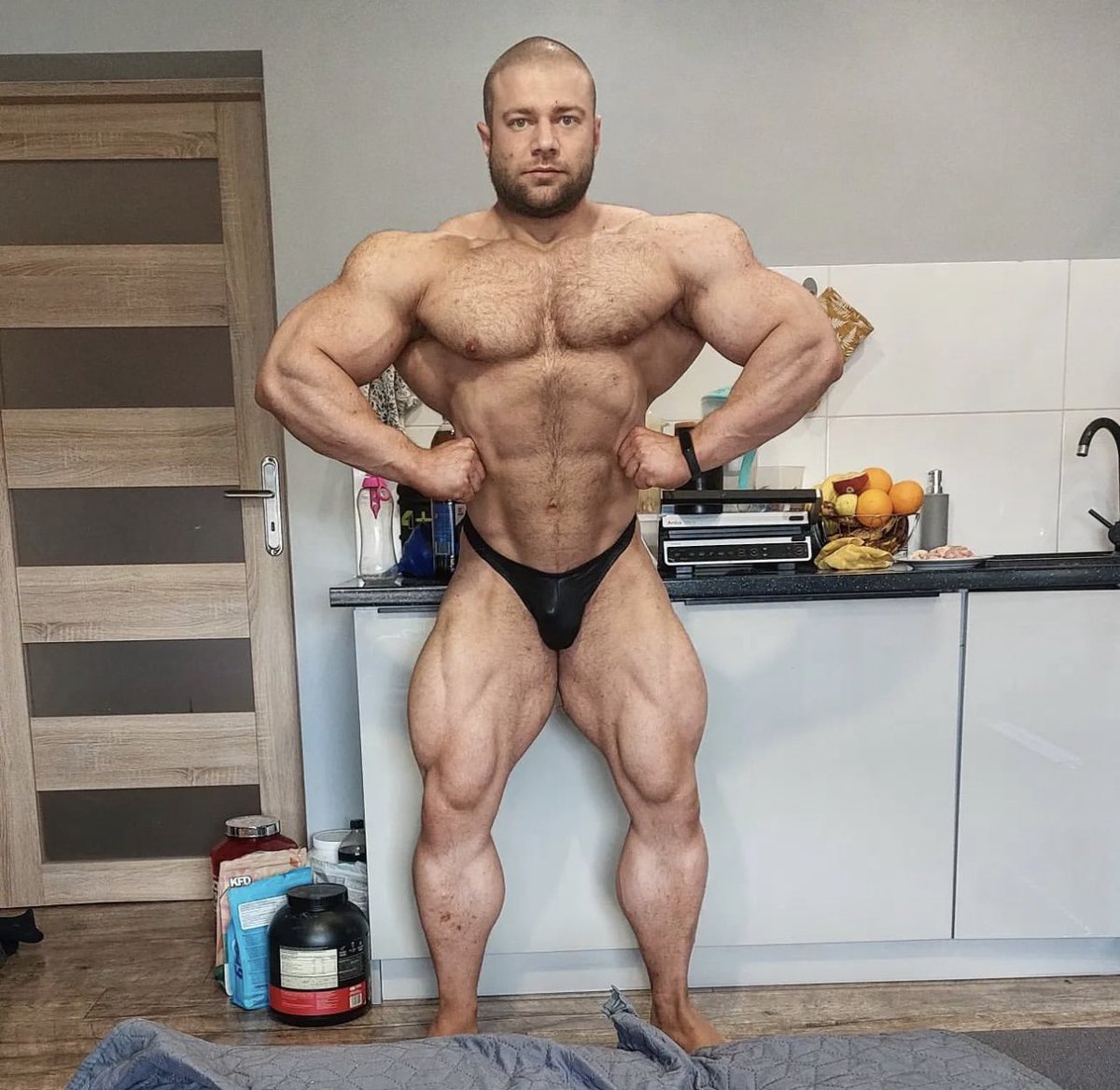 MuscleJacking on Twitter: "Jacked muscle stud, Dawid Cnota 🇵🇱"