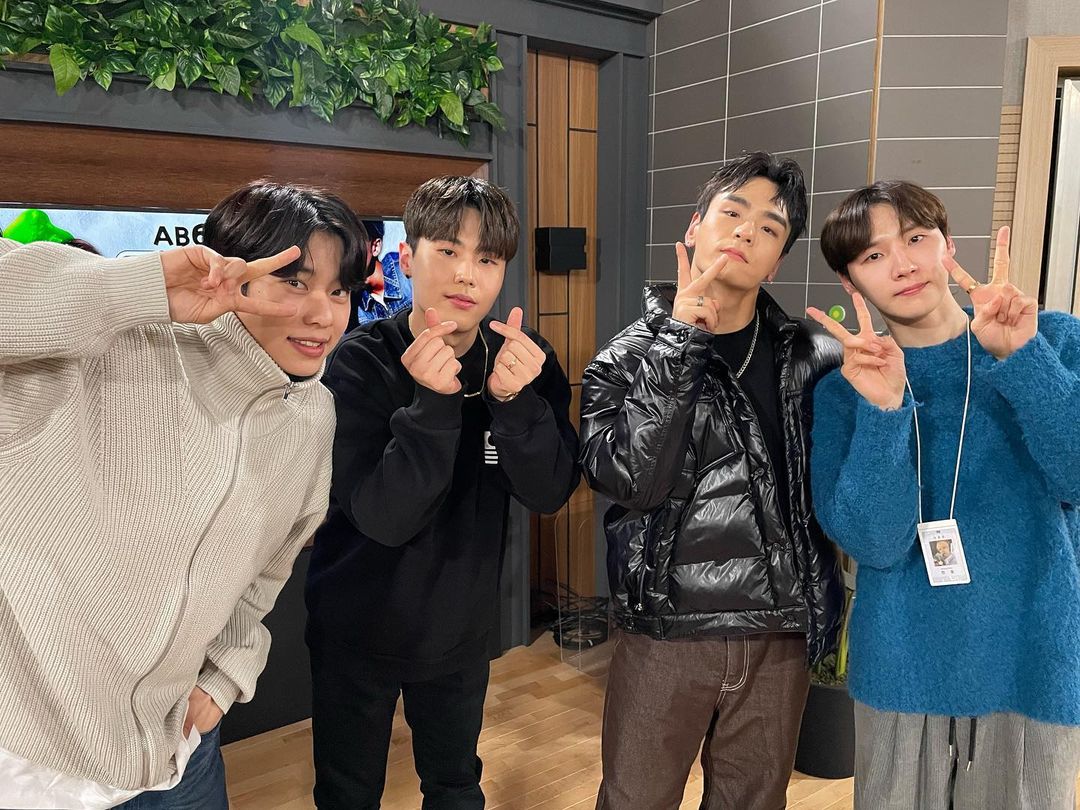 AB6IX INTERNATIONAL on Twitter: "[📸/230206] AB6IX's Listen Radio instagram ㅡ Woong, Donghyun 🔗 ...