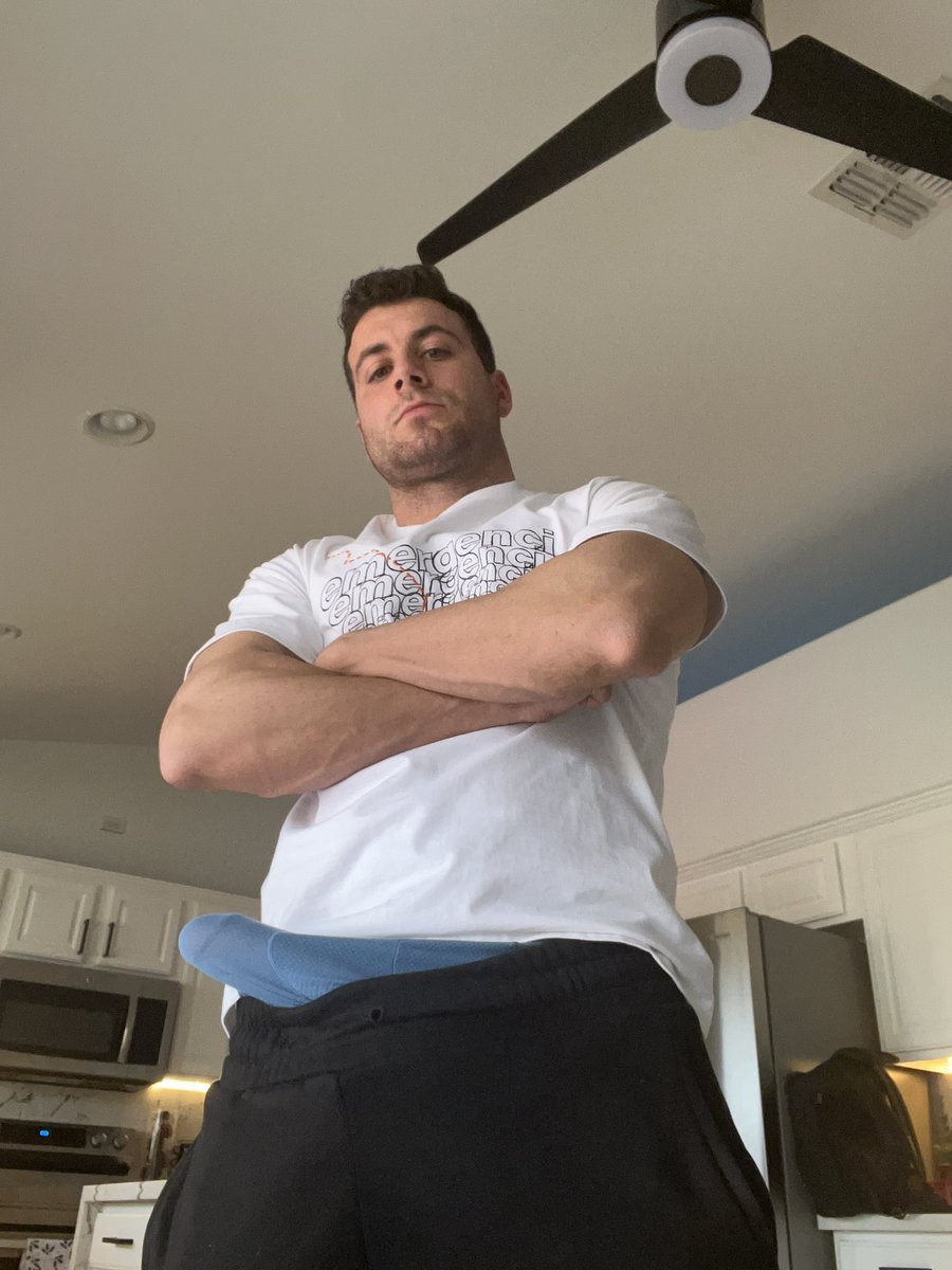 Shreds On Twitter Lets Skip The Gym And Workout On My Third Leg