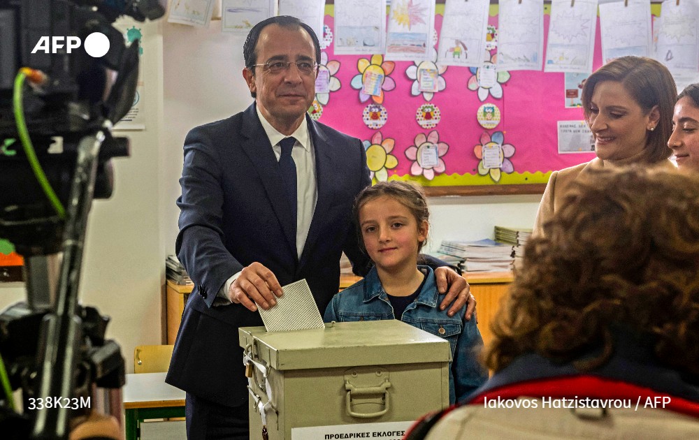 AFP News Agency on Twitter: "#UPDATE Cyprus exit polls indicate presidential election will go to ...