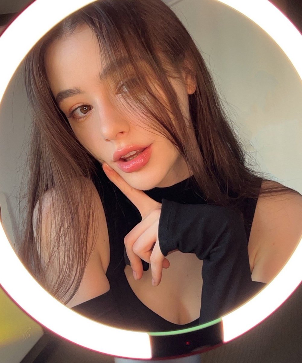 Dasha Taran IG: https://t.co/kA6x7uD8MT Bio Link: https://t.co/gcsLolrld3 #Girl #Photography # ...