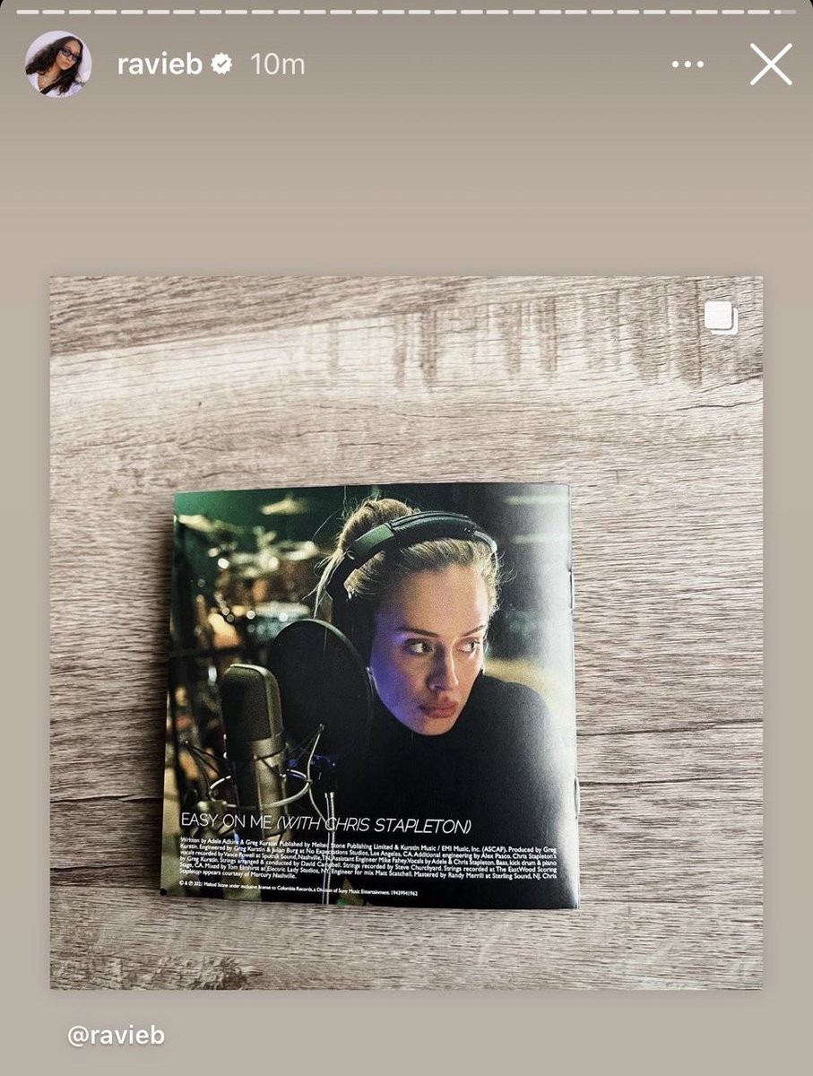 Info Adele on Twitter: "Gente? Raven, fotógrafa de Adele postou o encarte do “30” em seu story ...