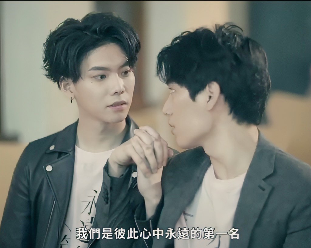 柊子 on Twitter: "RT @WBL_LOVE_SamYu: 無事着いて良かった🛬🍀 で、スルーしてたけど伝えてくれてたね💙 🥺 好きなものはずっと変わらないってこと💜💙 #SamYU"