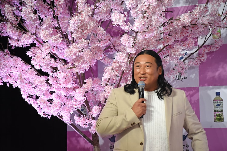 ミハネ on Twitter: "RT @owarai_natalie: 【イベントレポート】ロバート秋山がPRイベントで退場拒否、吉岡里帆との別れが名残惜しく https://natalie ...