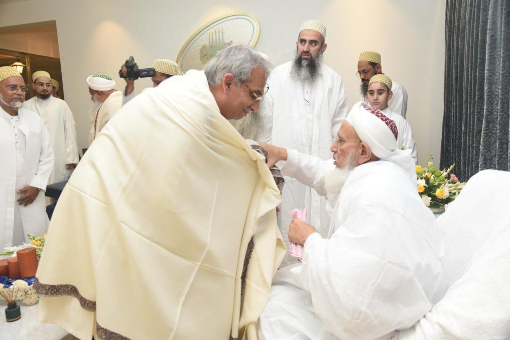 mlaaminpatel on Twitter: "His holiness Mawla Syedna Aali Qadr Mufaddal Saifuddin Saheb,his sons ...