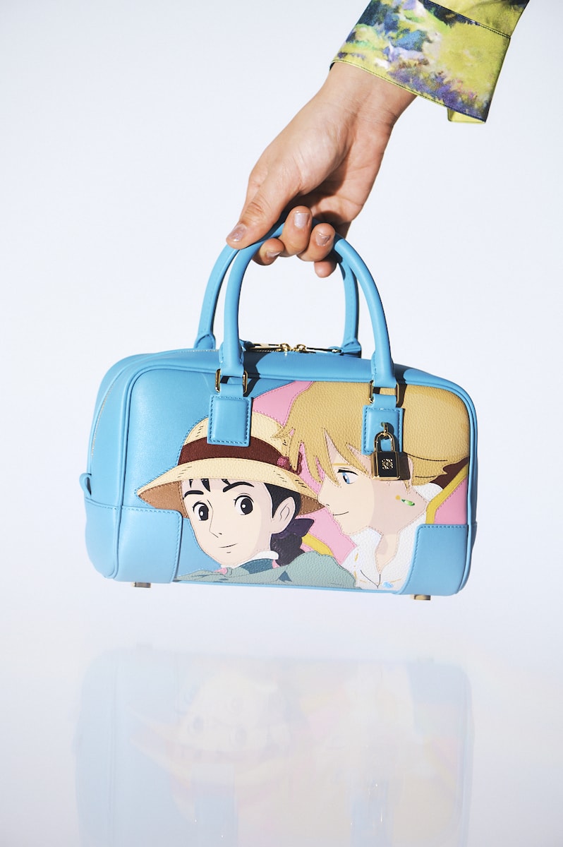 GINZA on Twitter: "ロエベと『ハウルの動く城』コラボレーション👀 編集部の心に刺さったアイテムを紹介。https://buff.ly/3HyBCAv"