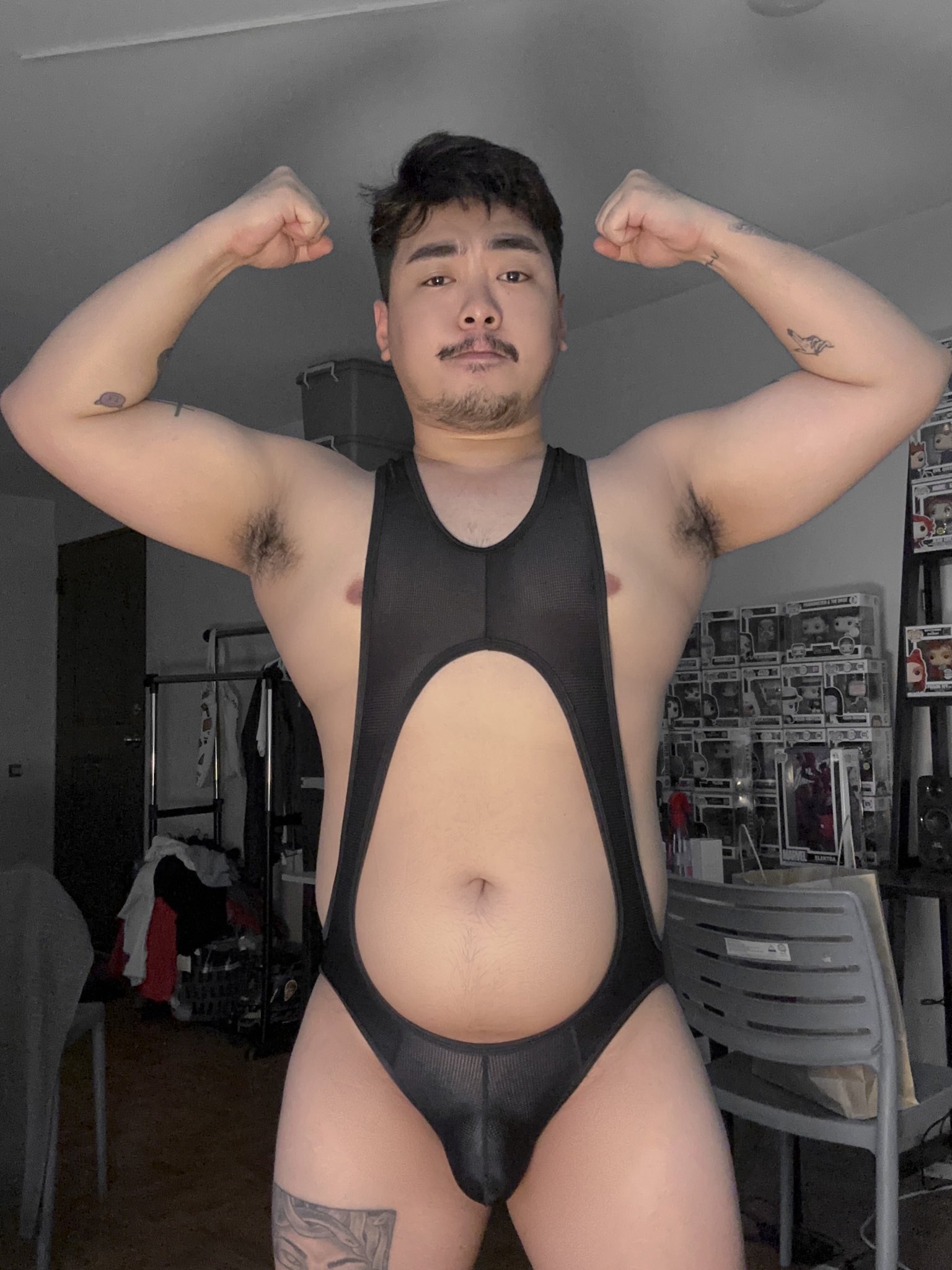 𝙎𝙀𝙆𝙐𝙎𝙃𝙄 on Twitter: "Shut up and check me out. 😈 https://t.co/ezRDiQZorW" / Twitter