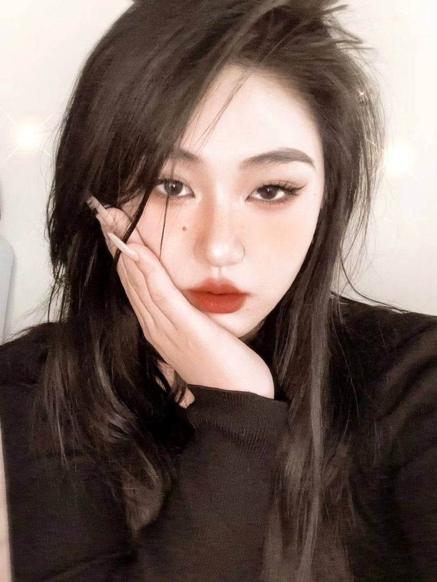 Wuyu On Twitter 来自专属群老哥的投稿,骚逼女友的盯榨闺蜜李欣悦,这贱母狗,在pyq公开说骚话勾引人,裤裆里的臭逼是多想被大鸡巴操!果然跟你闺蜜一样,都是烂逼臭妓女,你俩