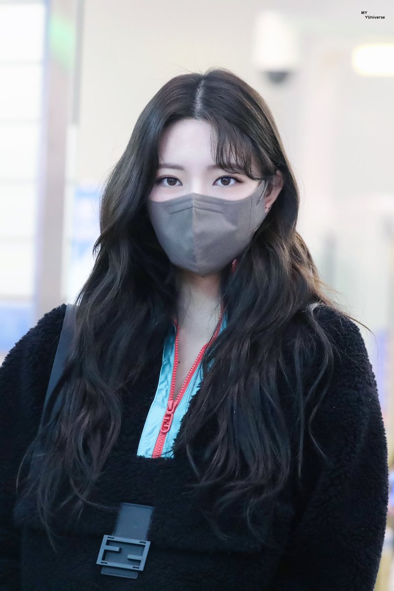 daitzy on Twitter: "RT @MyYUniverse1209: 221212 AAA 출국 ICN HD #YUNA #유나 #신유나 #ITZY #있지"