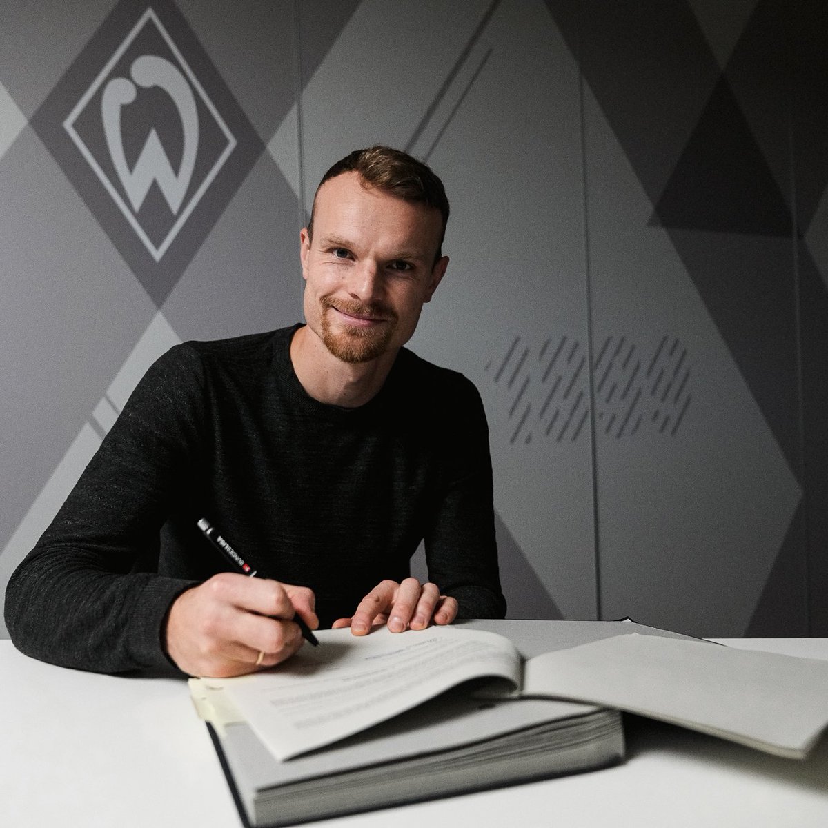 Werder verlängert mit Groß