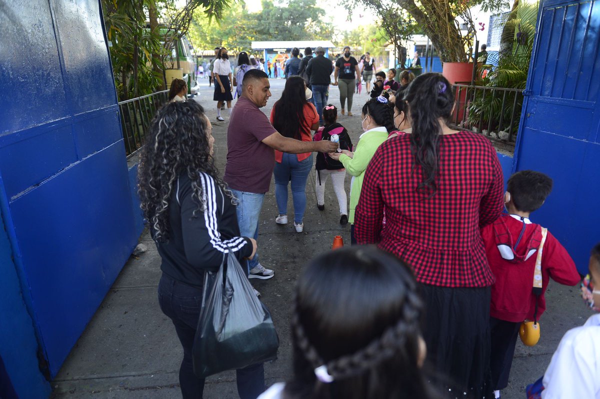 elsalvador.com on Twitter: "#ElSalvador | Hoy 6 de febrero inician las clases en el sistema ...