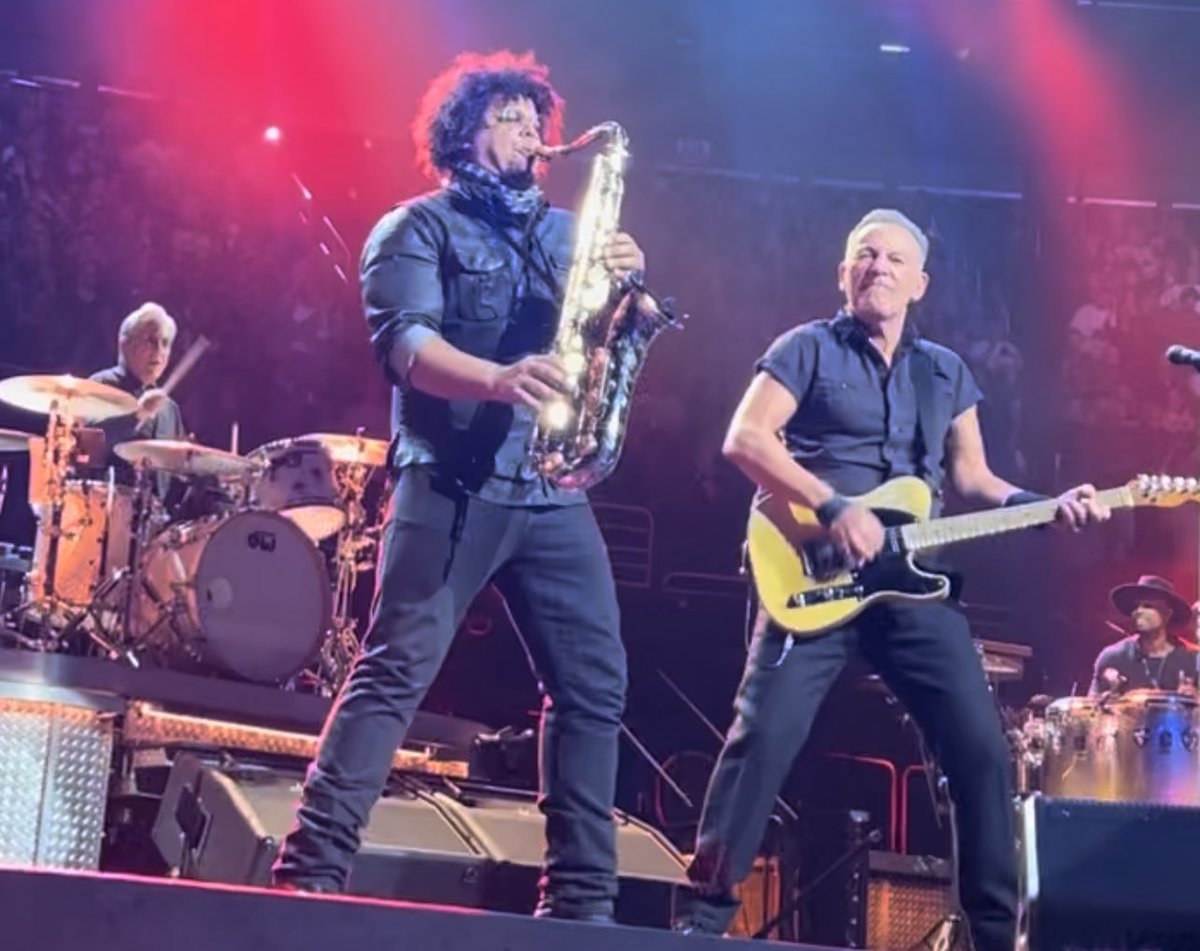 ForidaBoy on Twitter: "A few photos from last night’s outstanding performance in Orlando by ...