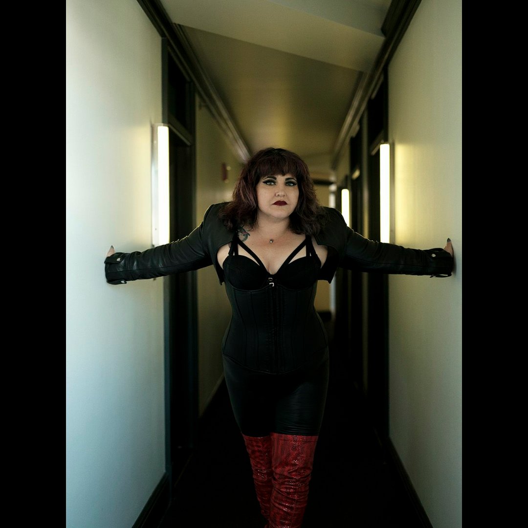 Chicago Mistress Simone on Twitter: "What are you waiting for? Start groveling!"