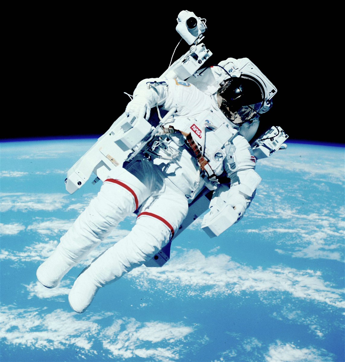 Space Shuttle Almanac on Twitter: "OTD - 1984 STS-41B crewmen McCandless & Stewart conduct the ...