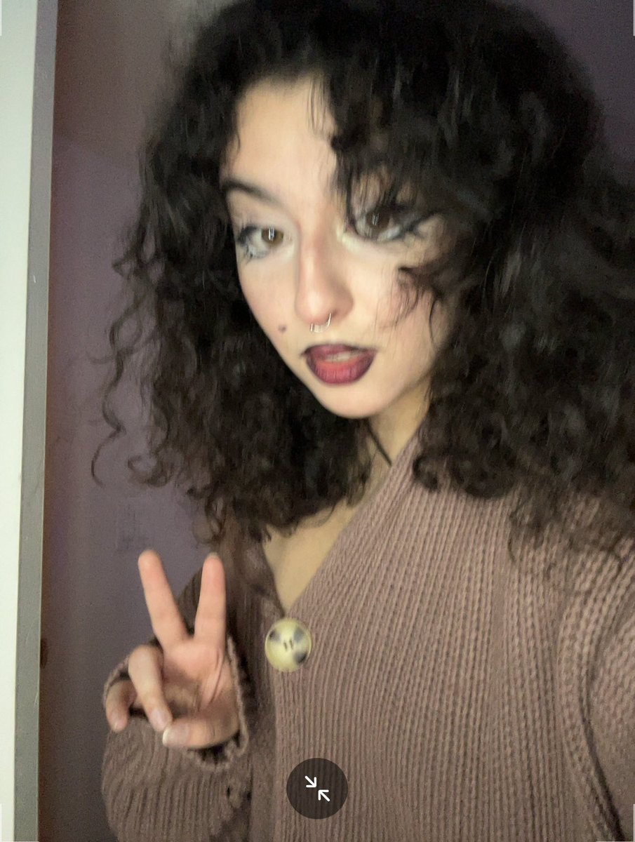 Penith on Twitter: "Needa get back on my goth shit lowkey🦇🥀"