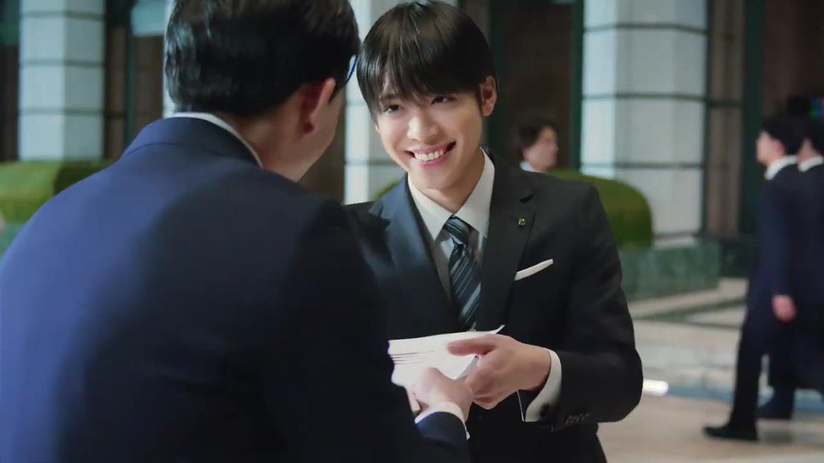 動画NOW on Twitter: "SexyZone が出演する AOKI のCM 「スーツと前へ」篇 https://douganow.jp/archives/20230207317696 ...