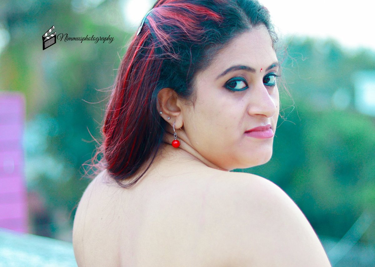 Nimisha Bijo on Twitter: "Shubadhinam dears #NimishaBijo #glamour"