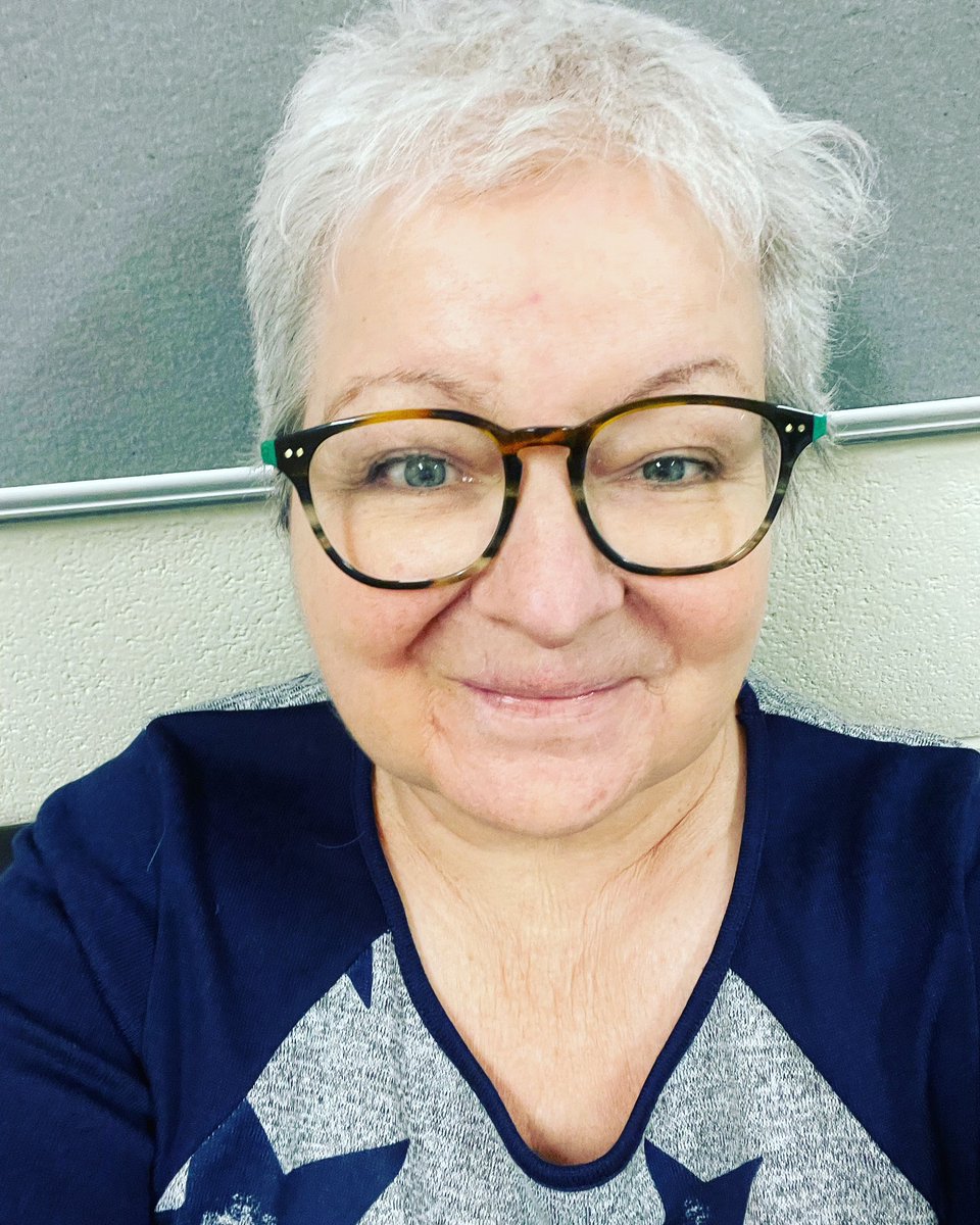 Sarah Hutchings's Instagram, Twitter & Facebook on IDCrawl