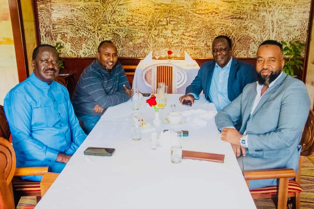 Kɯƈ - Ƙ𝔞𝔫𝔲 𝔓𝔞𝔤𝔢 on Twitter: "Azimio One Kenya Leader Raila Odinga catches up with Junet, Joho ...