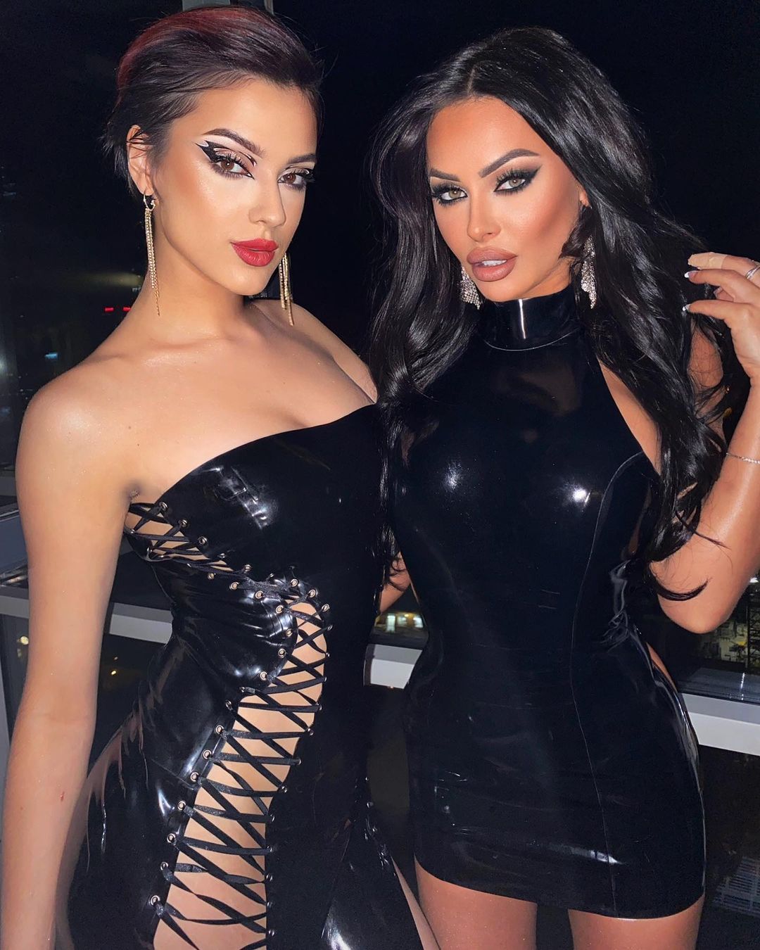 jpww1001 on Twitter: "RT @jpww10011: LaTex&Leather..super hot.. @Evil__Woman_ and @lady_perse 🖤🖤 ...