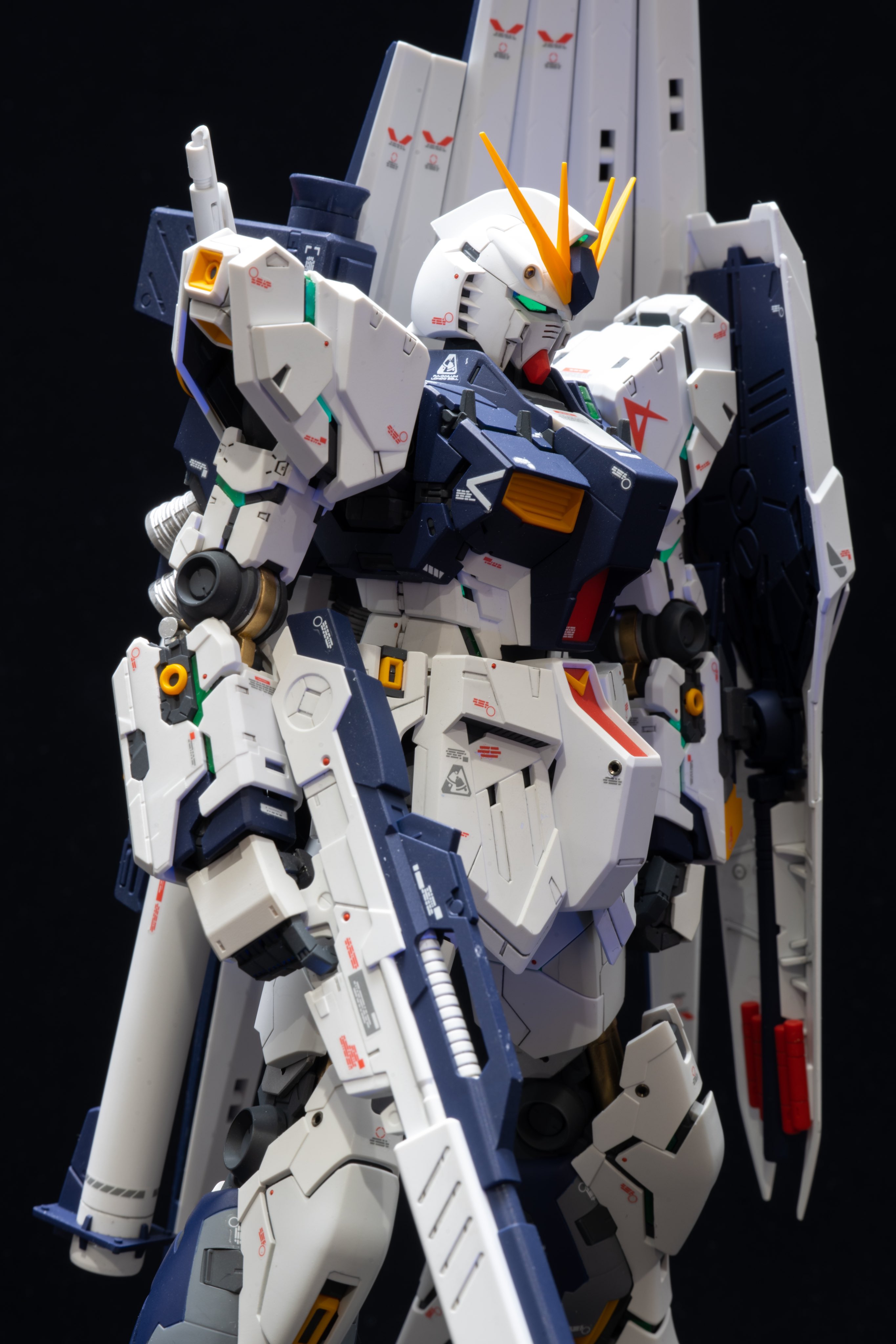 ヒロシ"H.P.M.C." on Twitter: "MG νガンダム ver.ka 完成！ 今回は発動モード固定で作成しました。 腰も固定して、ファンネルを背負っても後ろに倒れることはあり ...