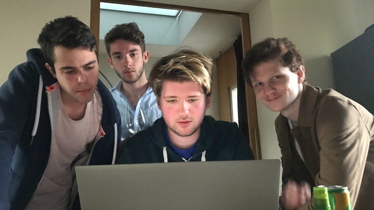 Mathis Hammel on Twitter: "Ma copine a fait un album photo pour fêter nos deux ans (c'est ...