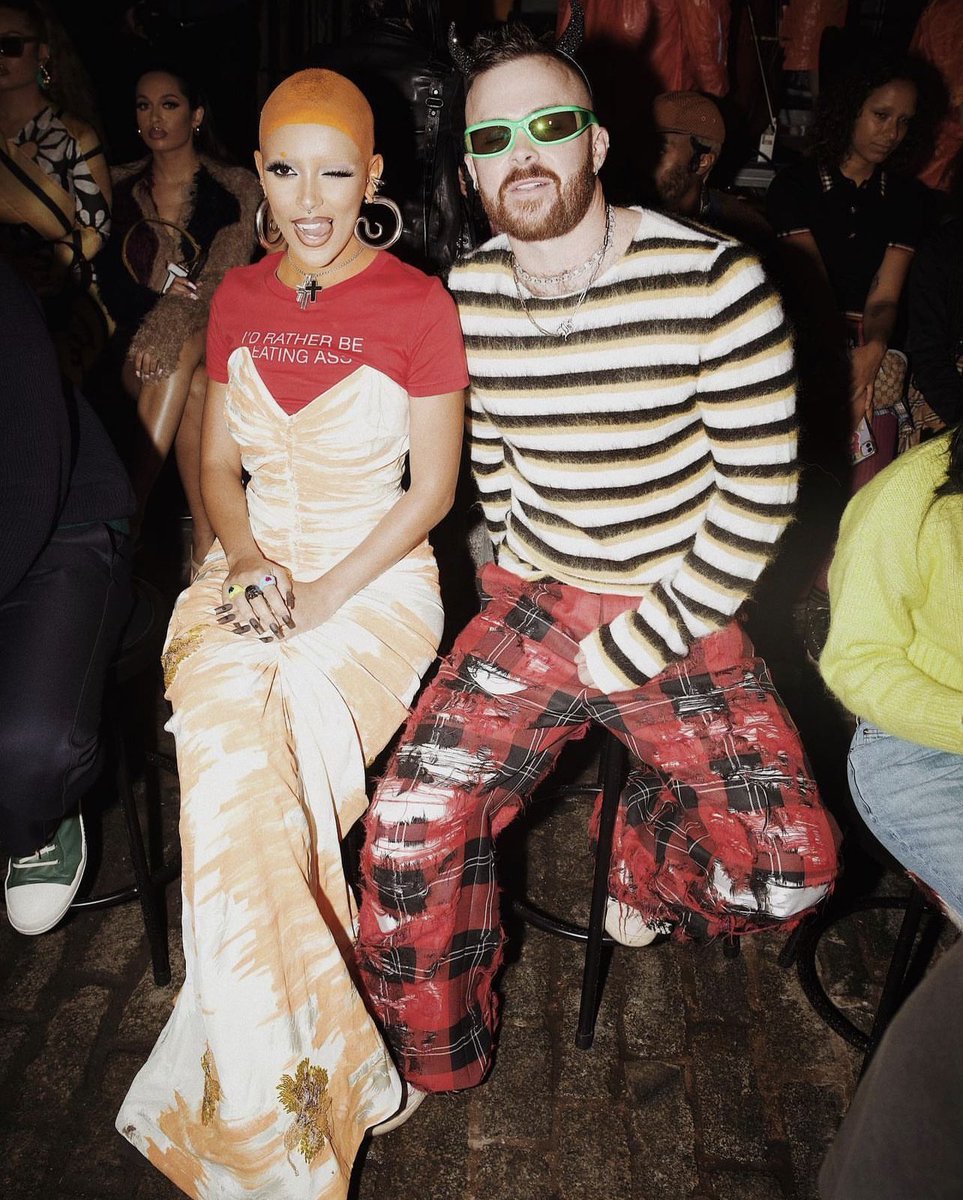 navalha-que-anda 🇧🇷 on Twitter: "RT @mefeater: Let’s talk about a fashion duo that DEVOURS ...