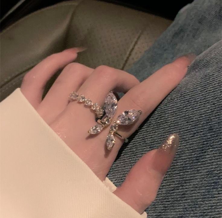 Lavinia on Twitter: "Butterfly ring🦋🤍"