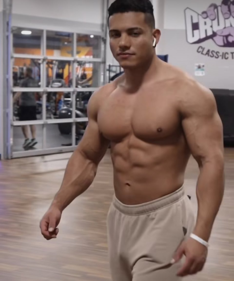 Muscle Guy on Twitter: "RT @MuscleSF: Hunky sexy!"