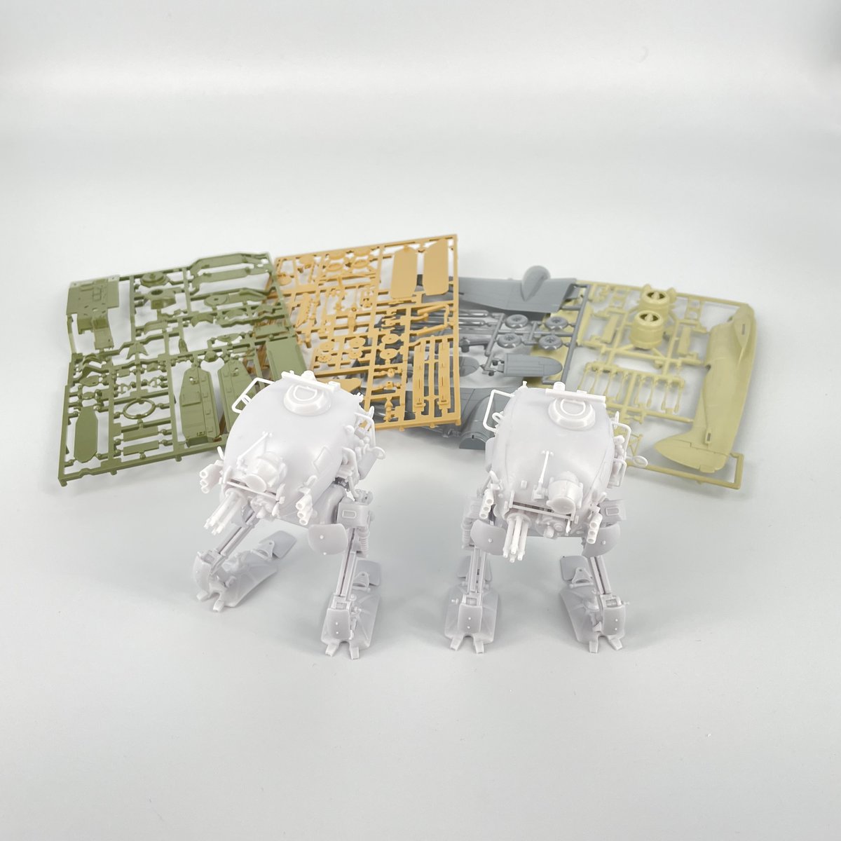 海洋堂ARTPLA on Twitter: "これがこうなってこう...！！！ キュスターの成形色は2枚目の色を予定しています👍 #ARTPLA ＃マシーネンクリーガー ＃横山宏 https ...