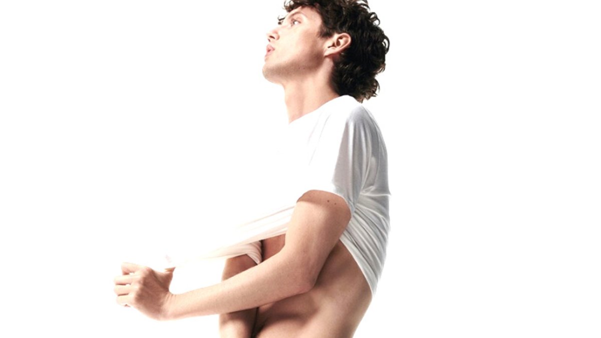 Fleshbot Powered by Cybersocket on Twitter: "Troye Sivan Is Packing Some Major Bulge In His New ...