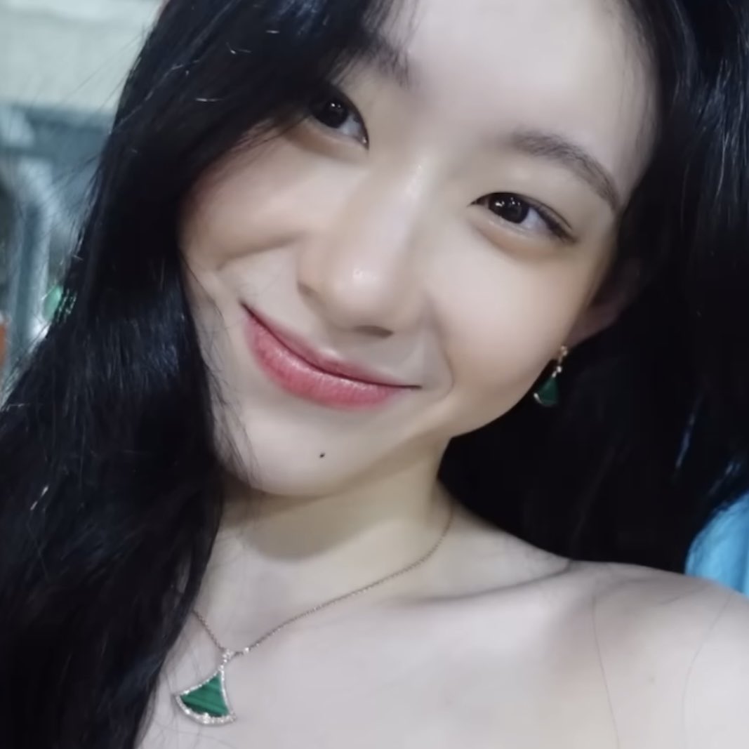 daily chaery on Twitter: "she’s so precious"