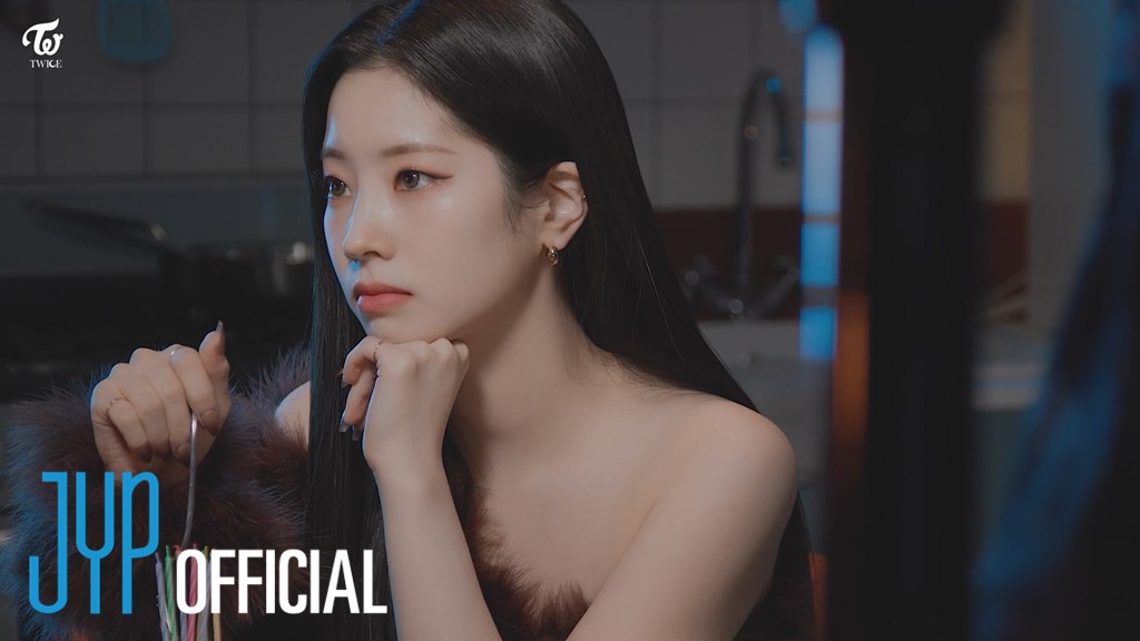 TWICE on Twitter: "TWICE "MOONLIGHT SUNRISE" M/V Behind the Scenes EP.01 YouTube: https://youtu ...