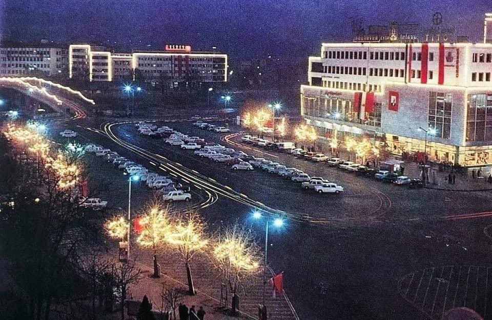 Skopjanecot On Twitter Плоштадот во Скопје за време на Југославија Гушкачите