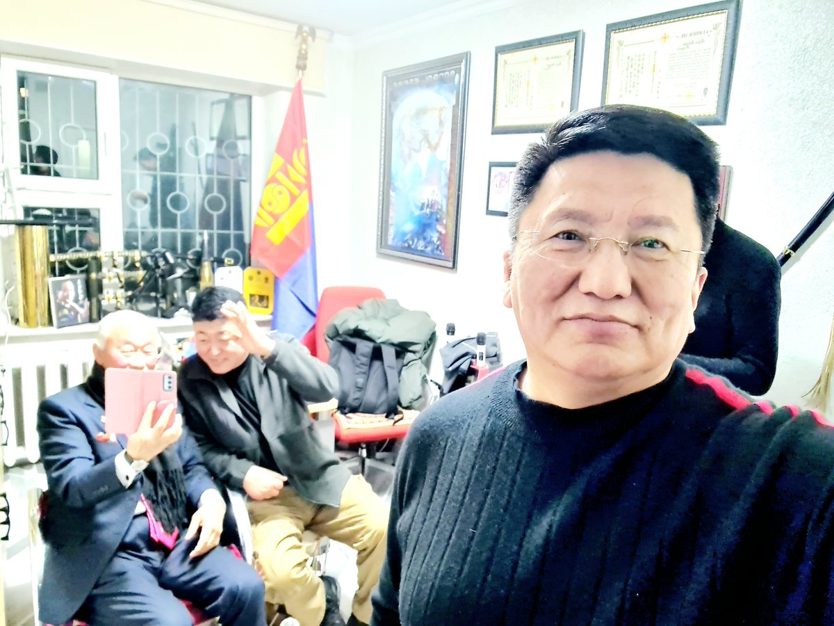 💛 On Twitter Rt Badralbadral8 Таеквондогийн холбооны мэргэжилтэн БНСУ ын армид Хүн торнадо