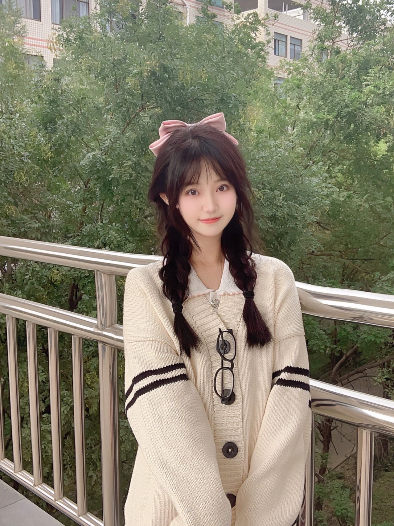 惊鸿 on Twitter: "@MeiRiDaZuoZhan 圆脸学妹前来报到 https://t.co/zQhNuXjaxp" / Twitter