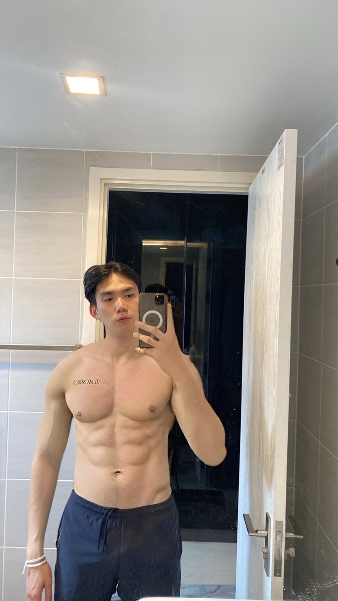 ท็อปครับ Top สมชื่อ | 190 CM. on Twitter: "จะตั้งใจโพกัสการออกกำลังกายให้มากขึ้น..💪🏻"
