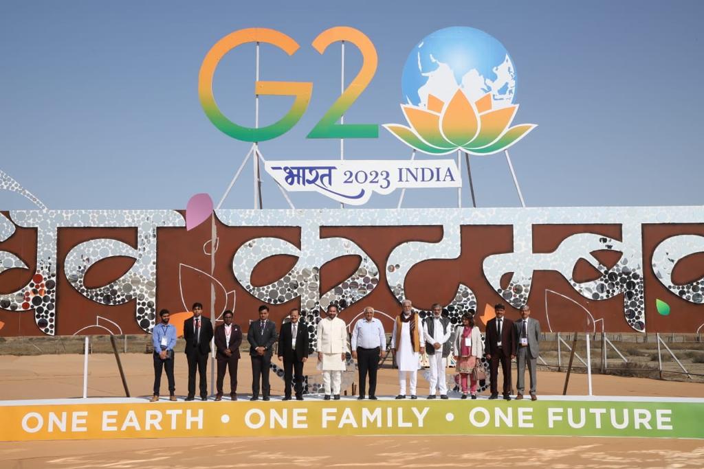 Ministry of Tourism on Twitter: "RT @kishanreddybjp: ‘वसुधैव कुटुम्बकम्’ - One Earth, One Family ...