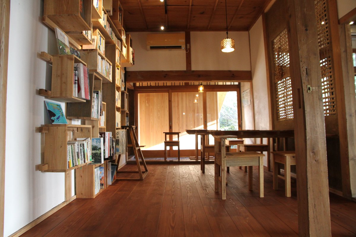 日本廃墟研究所(NHK) on Twitter: "【近代建築vol.307】 旧医院の喫茶店兼旅館その1。 #近代建築 #廃医院"