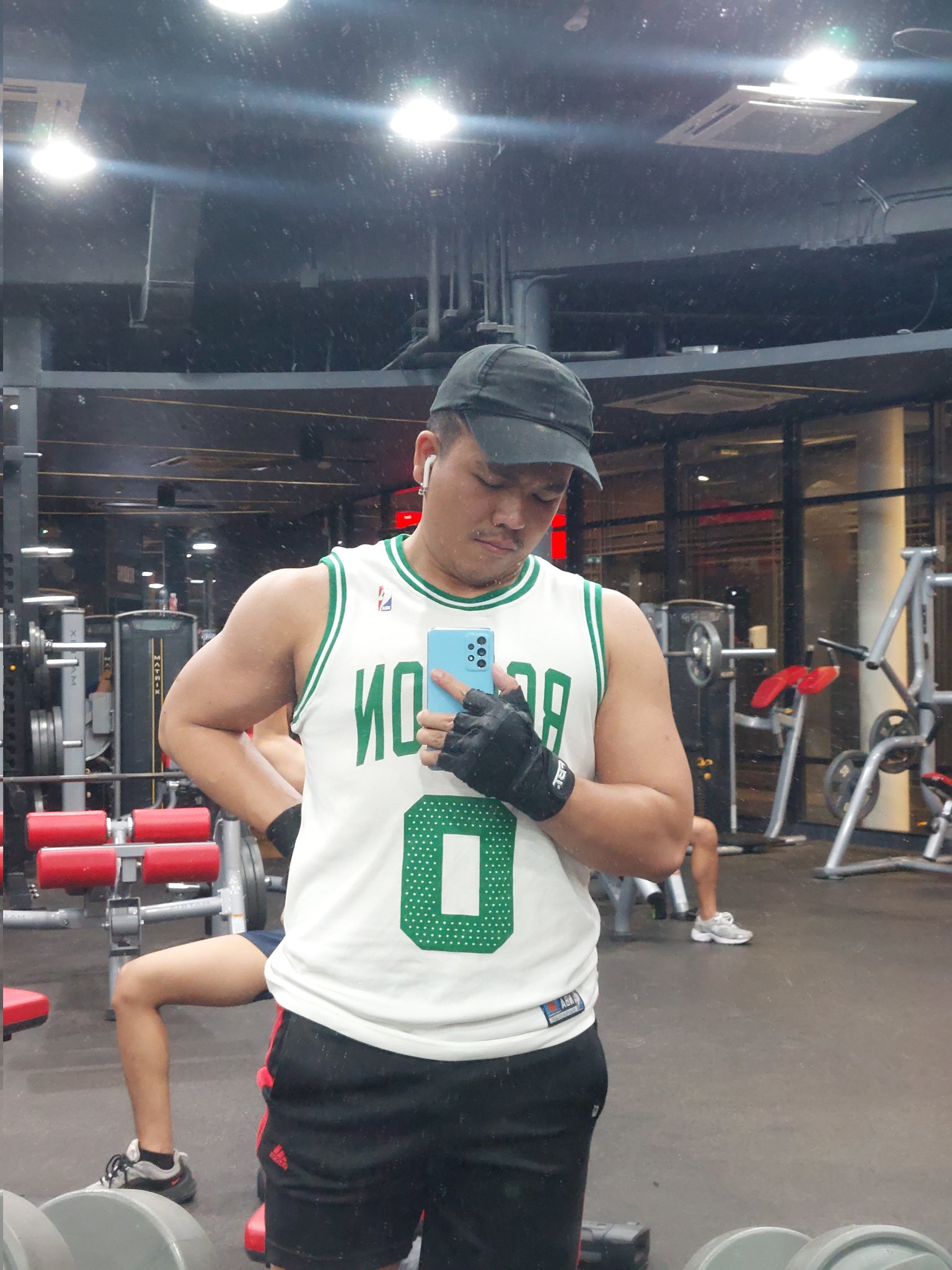 JENROB on Twitter: "Day 17 กลับบ้านไปอึ้บไอ้พวกเก้งดีกว่า #เจนรบจะออกกำลังกายให้ครบ200วัน https ...