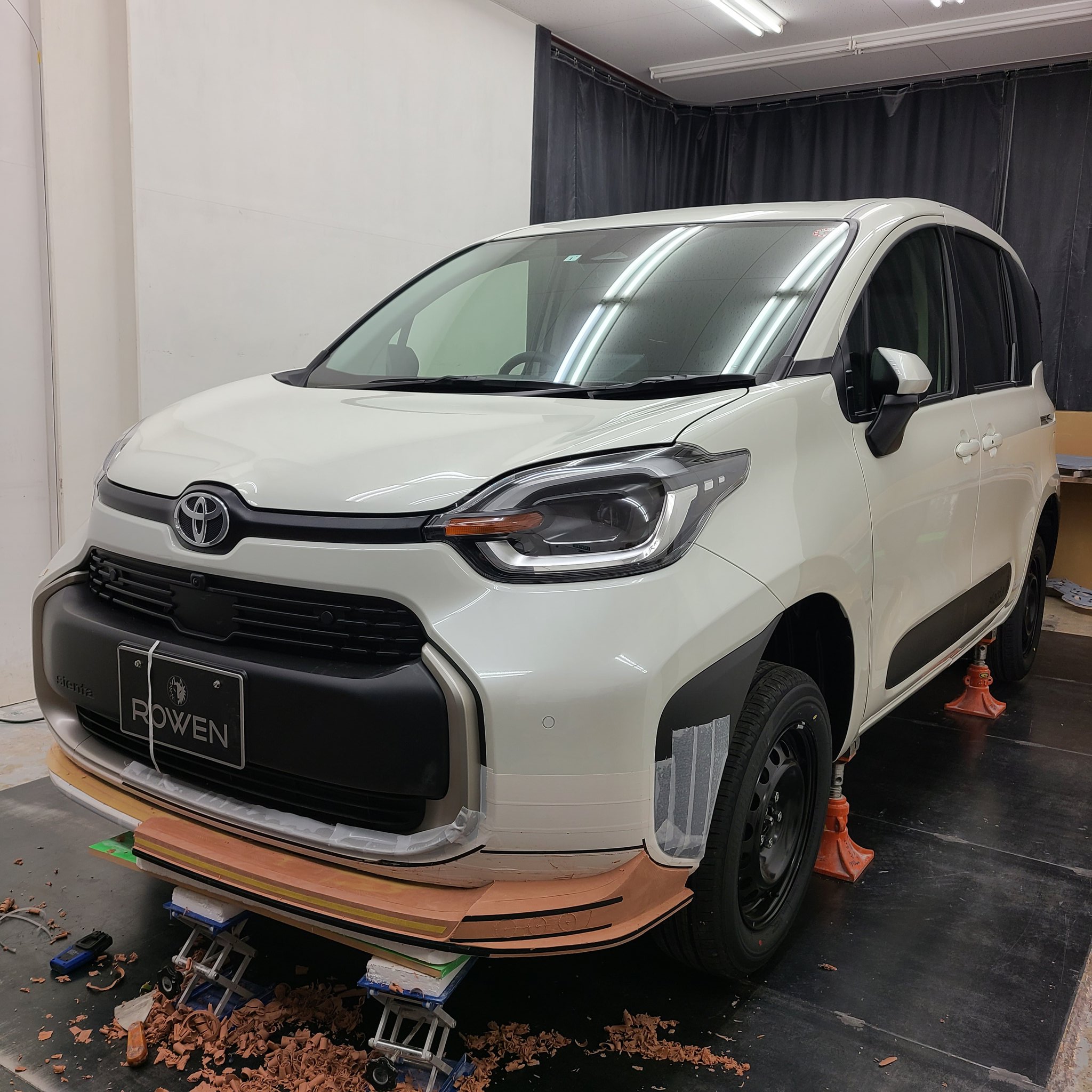 ROWEN JAPAN on Twitter: "こんばんは🌖 ただいまRowenでは新型シエンタの開発中です ※開発状況 ⚫200HIACE #7 完成→2/14撮影 ⚫210CROWN後期 ...